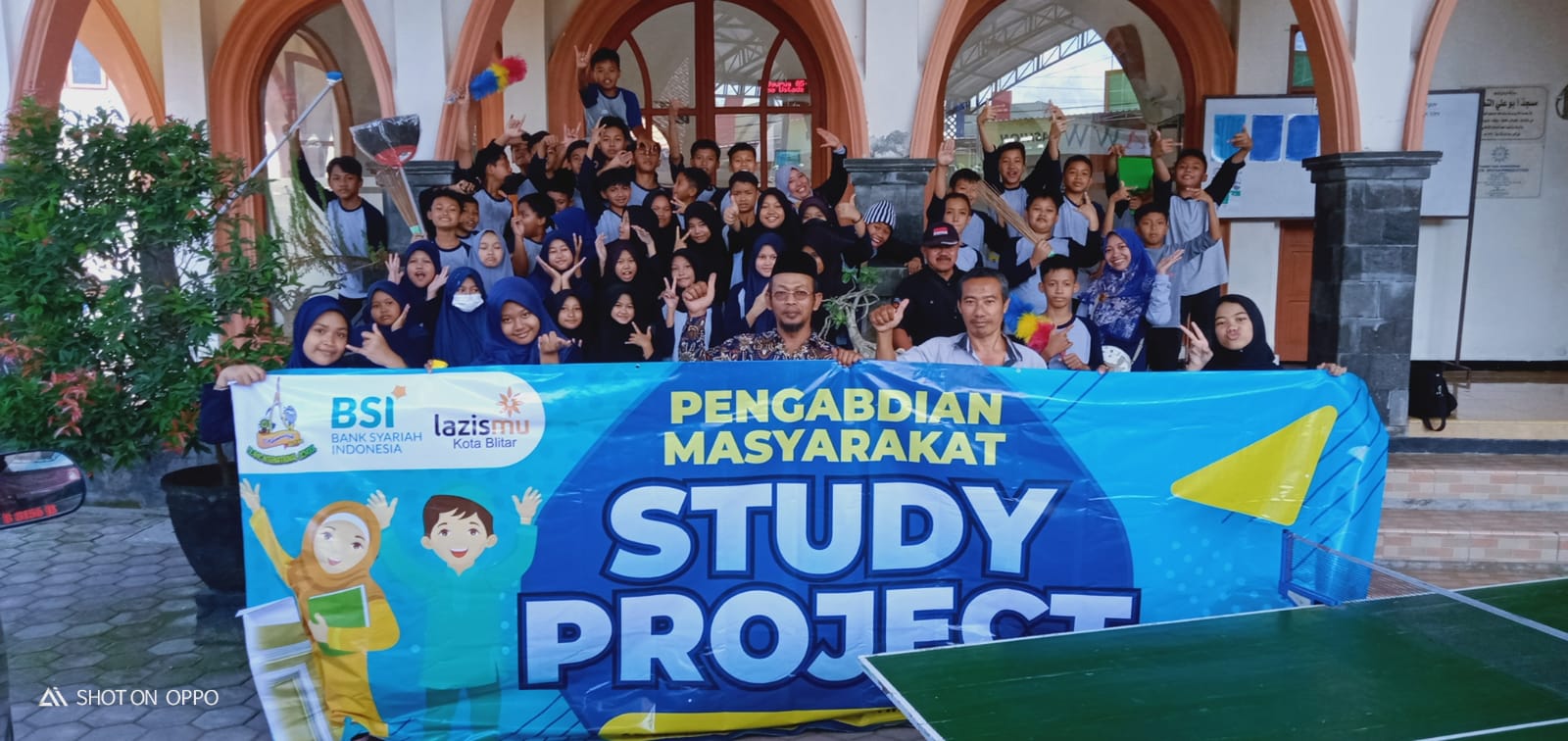 SISWA KELAS 6 SD MUHAMMADIYAH BLITAR STUDY PROJECT : PENGABDIAN ...